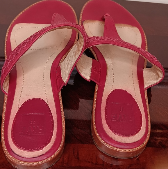 Frye | Shoes | Frye Red Artisan Thong Sandals Size 85 | Poshmark